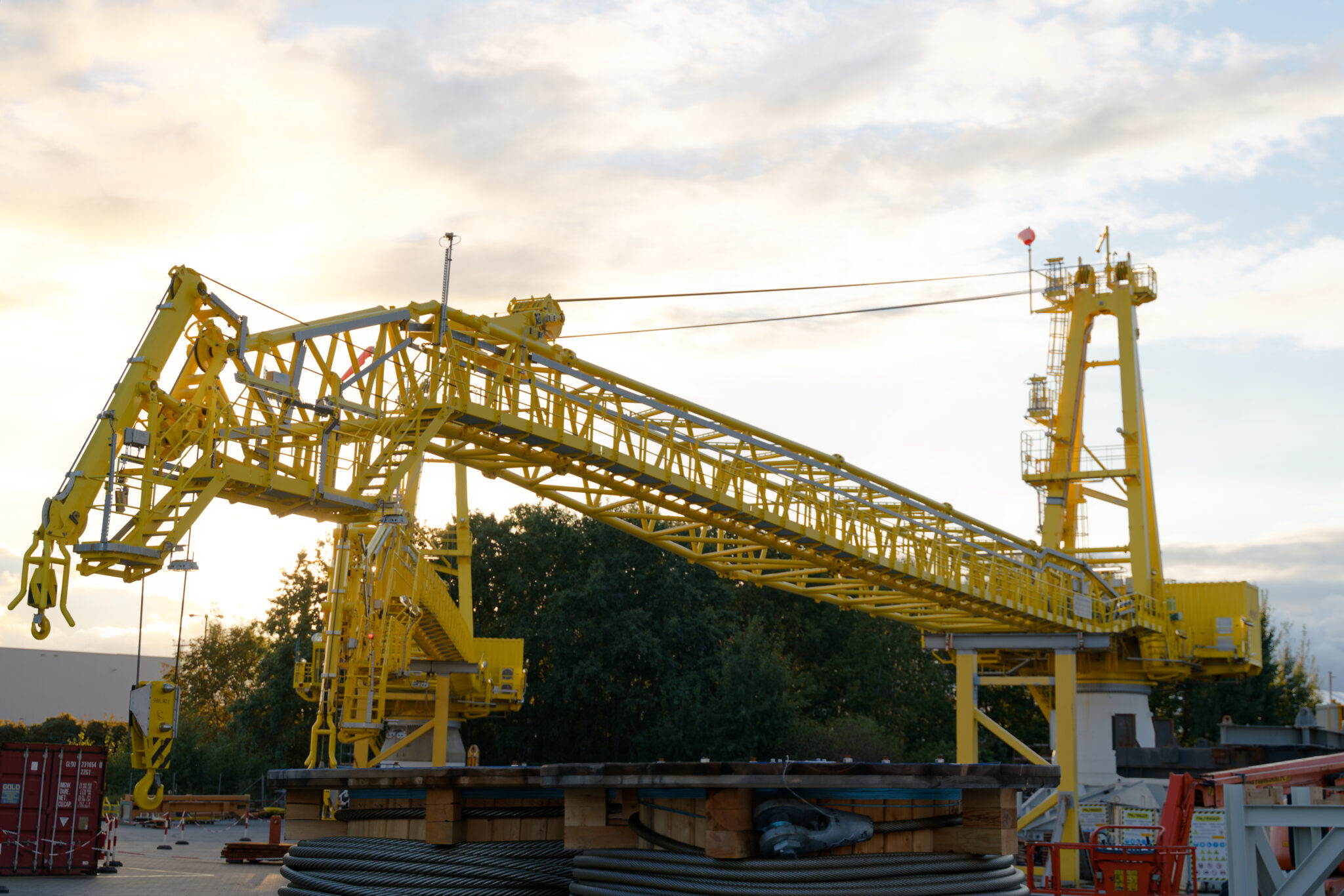 TAKING MODULAR WIRE LUFFING OFFSHORE CRANES TO THE NEXT LEVEL ...